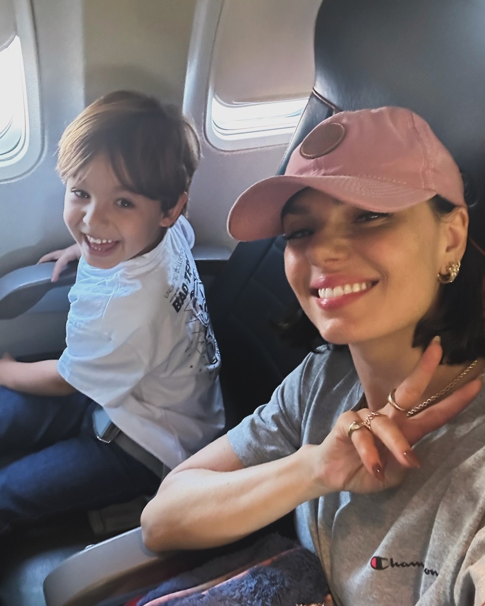 Isis Valverde revela destino de viagem de aniversário do filho com ...