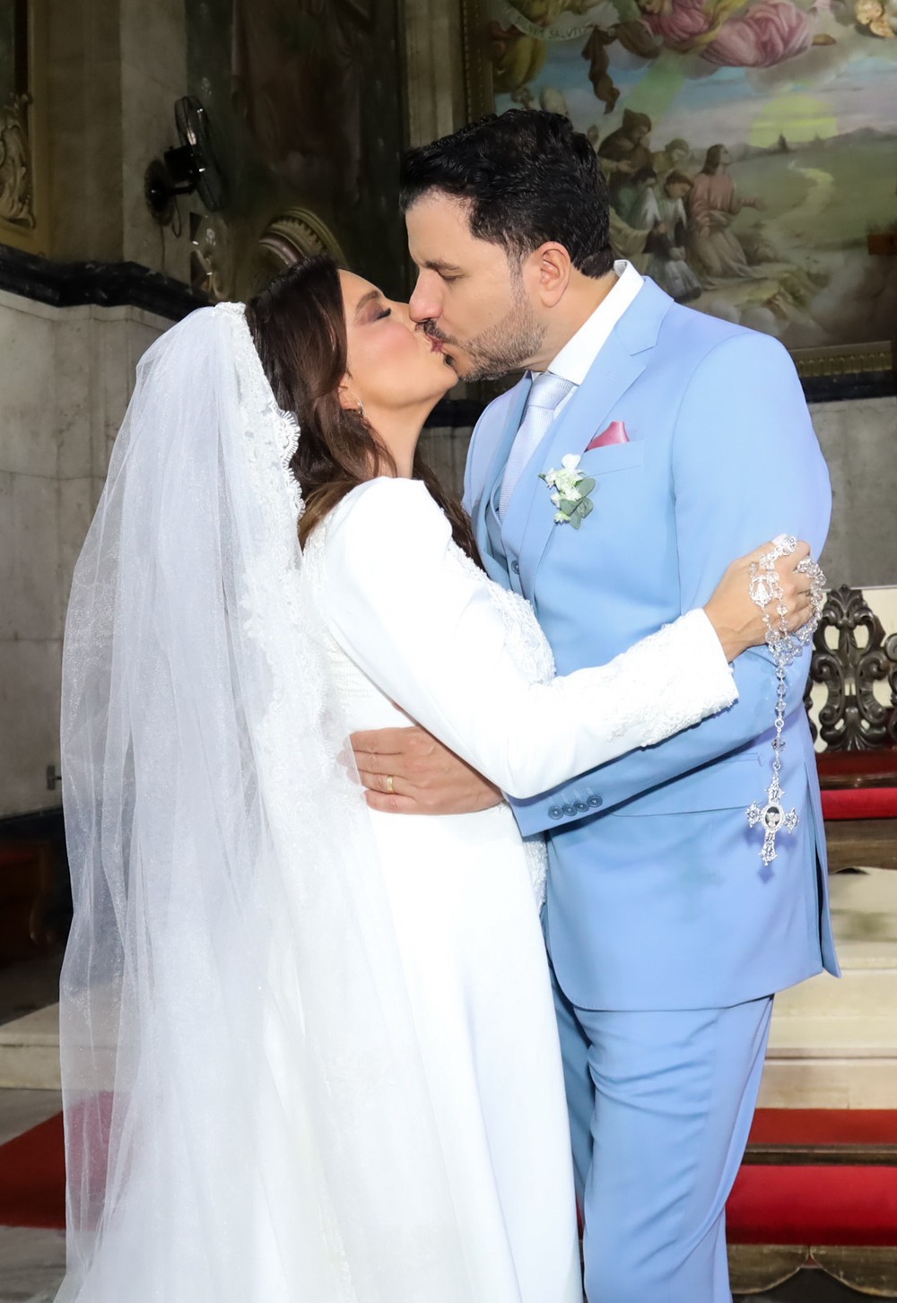 Mauricio Manieri e Izabelle Stein fazem nova cerimônia de casamento