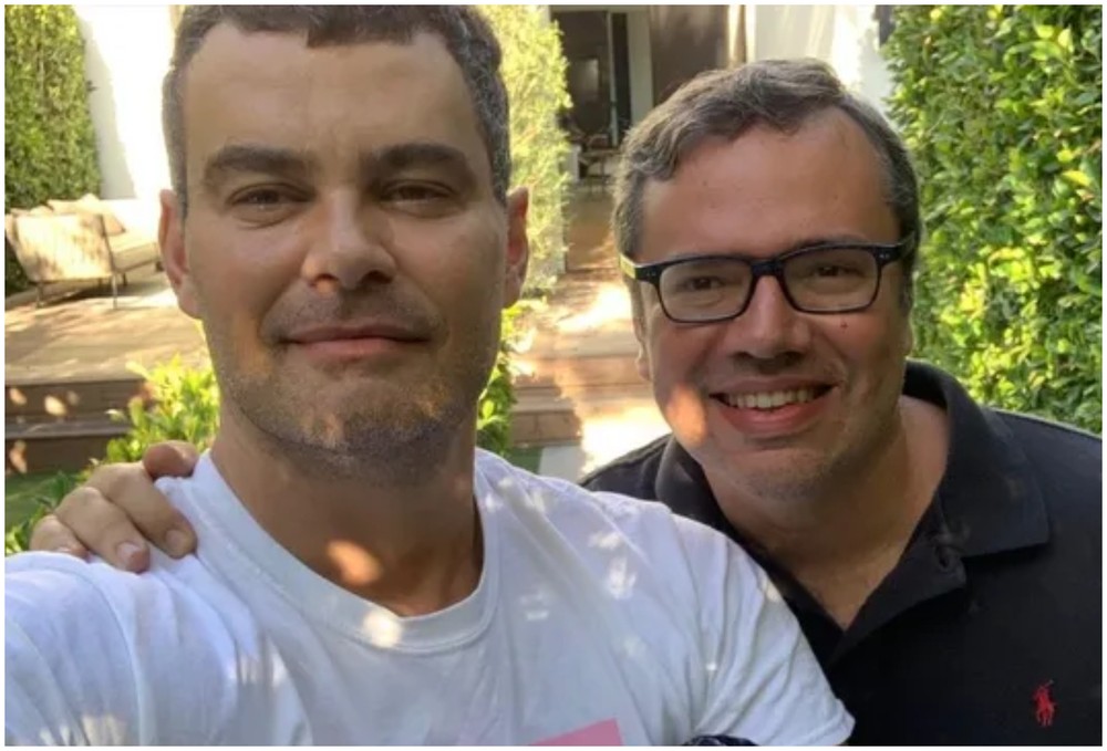 Carmo Dalla Vecchia e o marido, João Emanuel Carneiro, fazem aparição ...