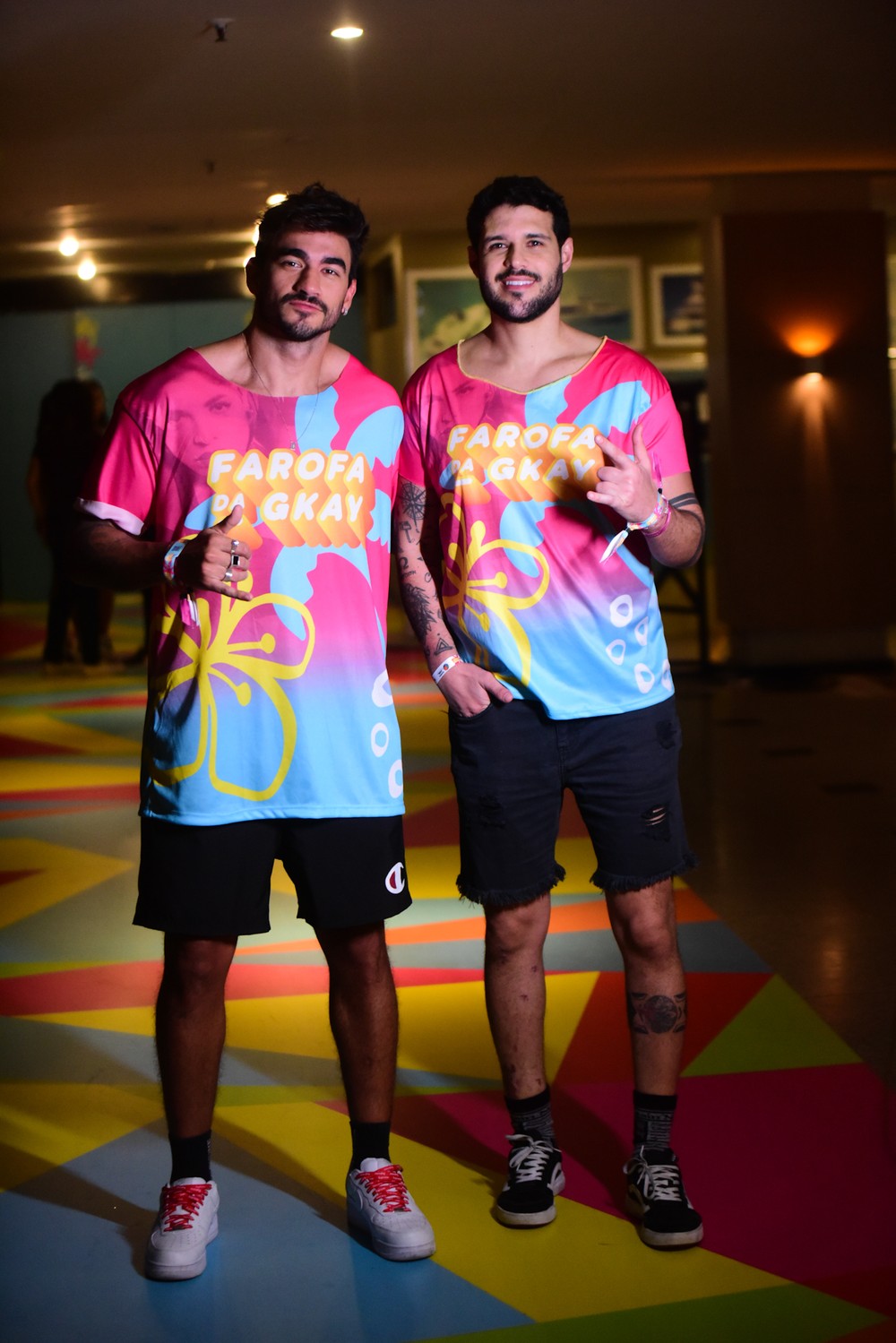 Gabi Martins flagra amiga beijando seu ex, Gui Napolitano, na Farofa da GKay