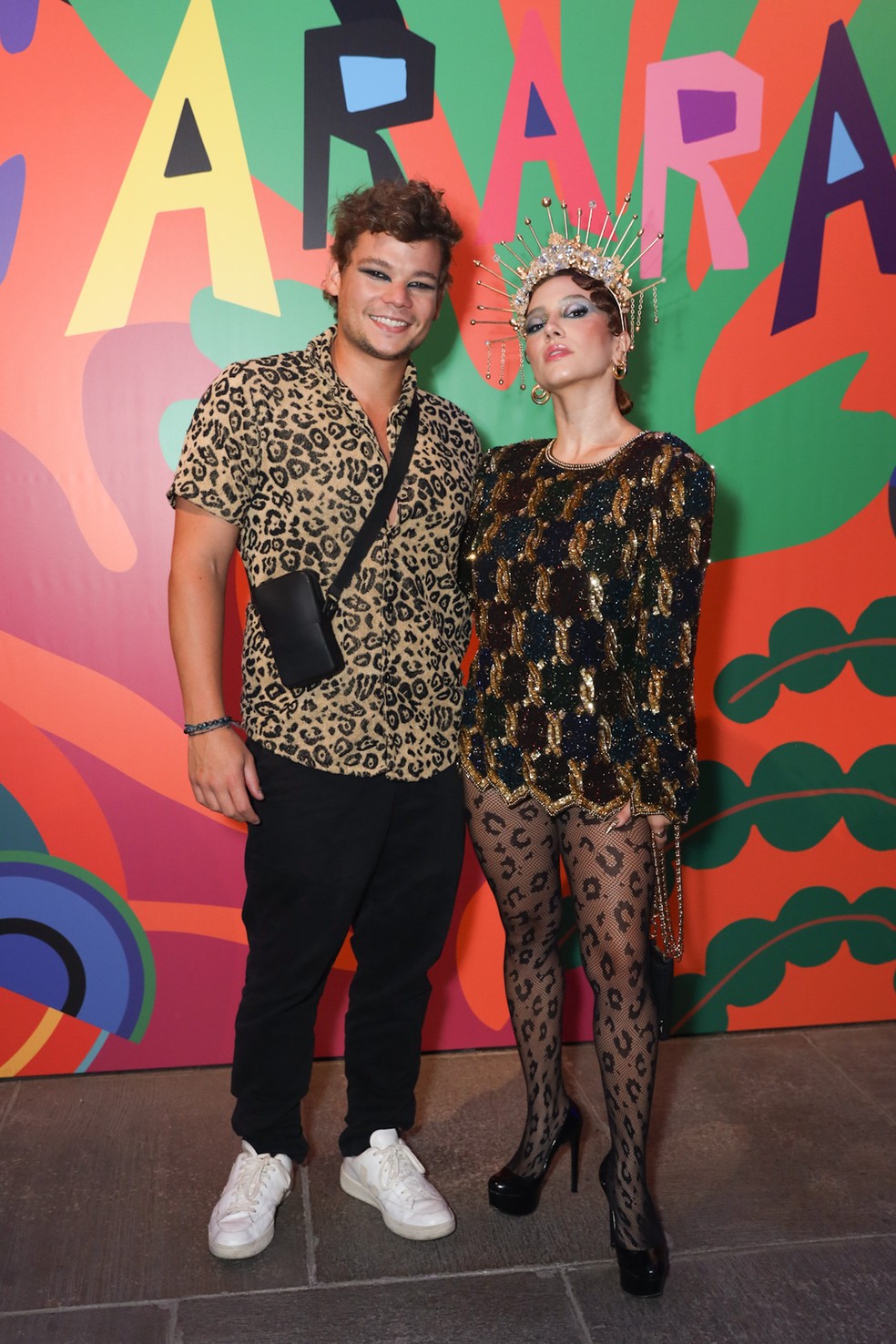 Famosos beijam muito na terça de Carnaval pelo Brasil