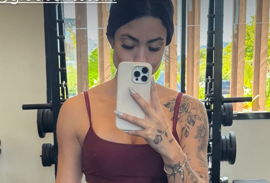Affair de Belo, Rayane Figliuzzi ostenta tanquinho trincado na academia ...