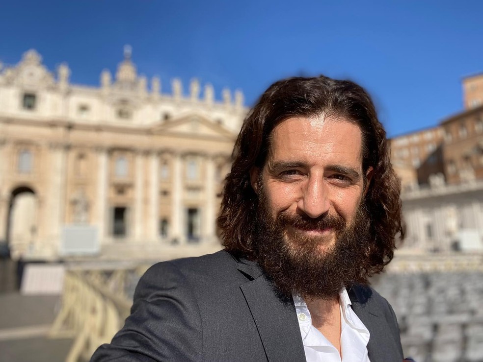 Jonathan Roumie, o Jesus de 'The Chosen', é baterista e já teve ...