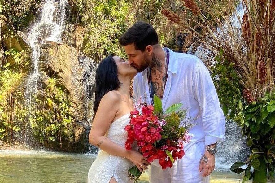 Cleo e Leandro D'Lucca abrem álbum de casamento; tudo o que rolou