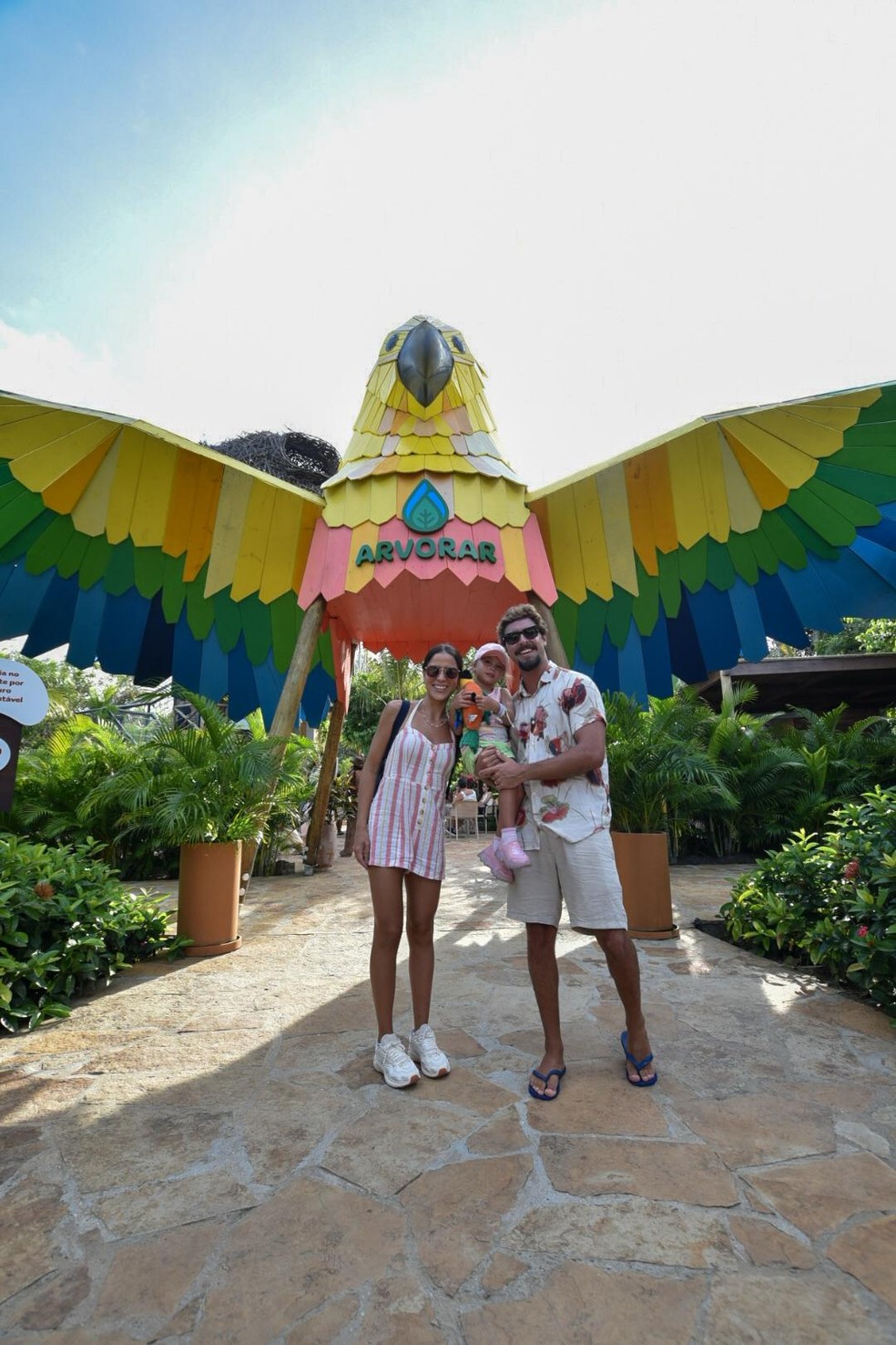Eike Duarte se diverte com família em Parque Arvorar; fotos