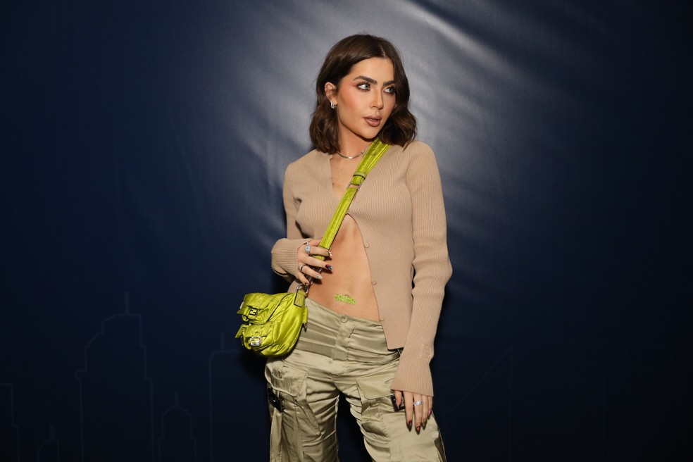 Jade Picon vai com o umbigo tampado e look de mais de R$ 40 mil ao The Town: 'Não podia faltar ...
