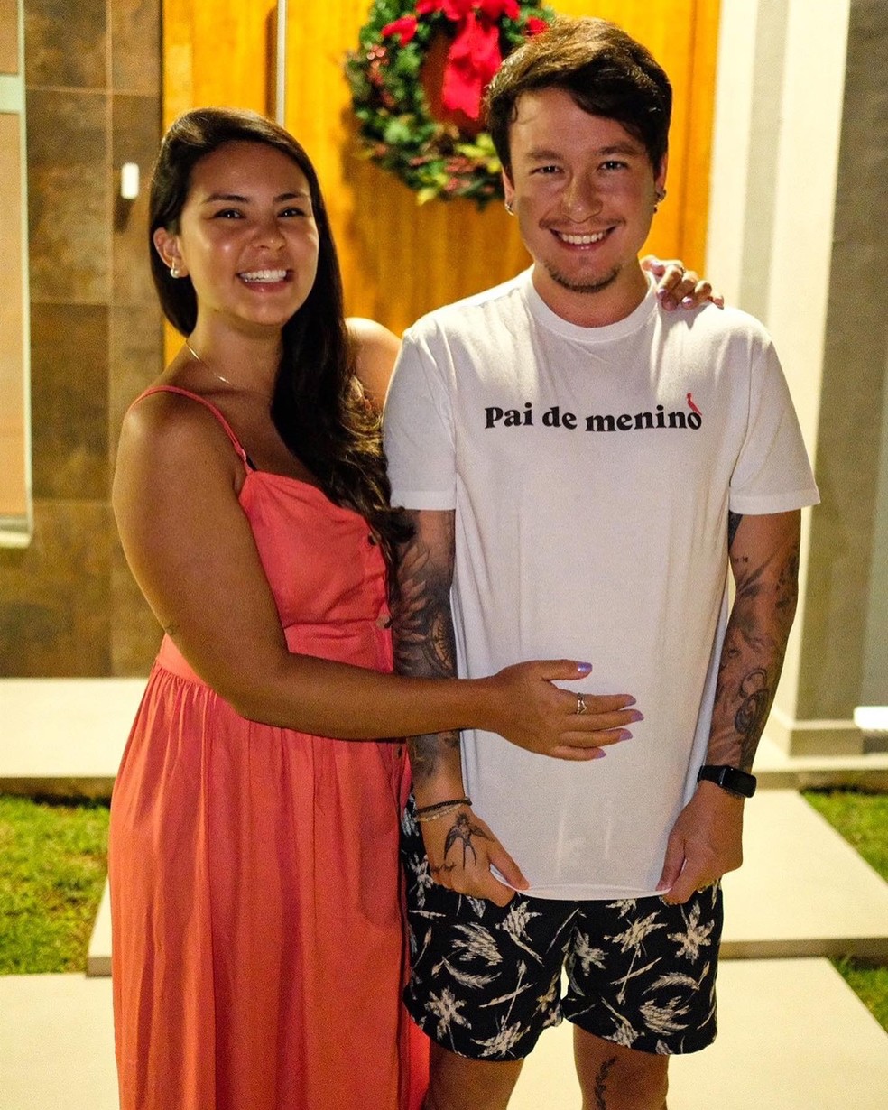 Ex-Chiquitita Vivi Nagura anuncia primeira gravidez: 'Papai e mamãe te esperam ansiosos'