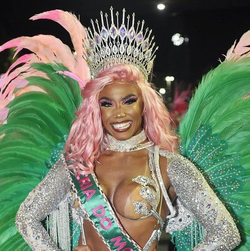 Saiba tudo sobre: Evelyn Bastos | Rainha de bateria da Mangueira