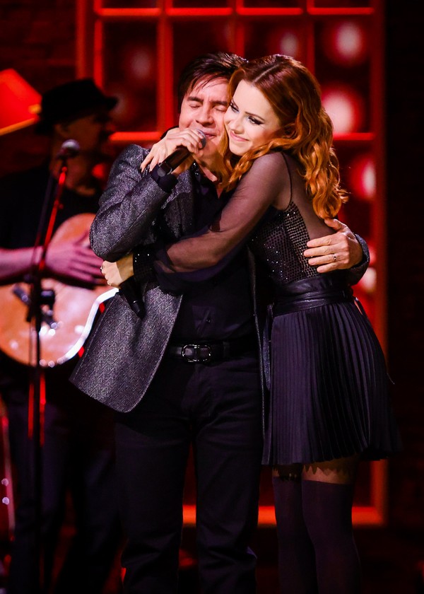 Sandy troca beijos com o marido, e recebe Wanessa e mais famosos em ...