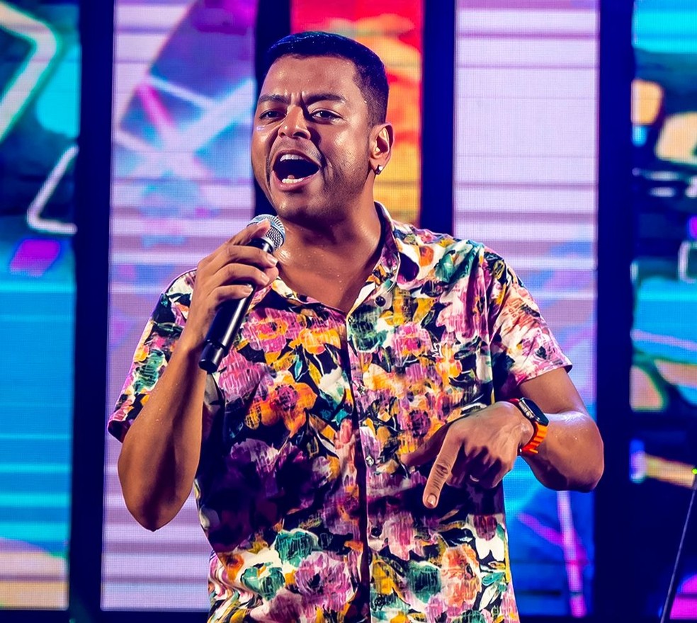 Vocalista do Ara Ketu, Dan Miranda fala de rotina para manter o peso no Carnaval após perder 46 kg