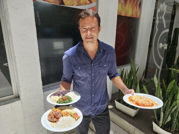 Ex-'Malhação' Daniel Dalcin vende frango assado e faz entregas ...