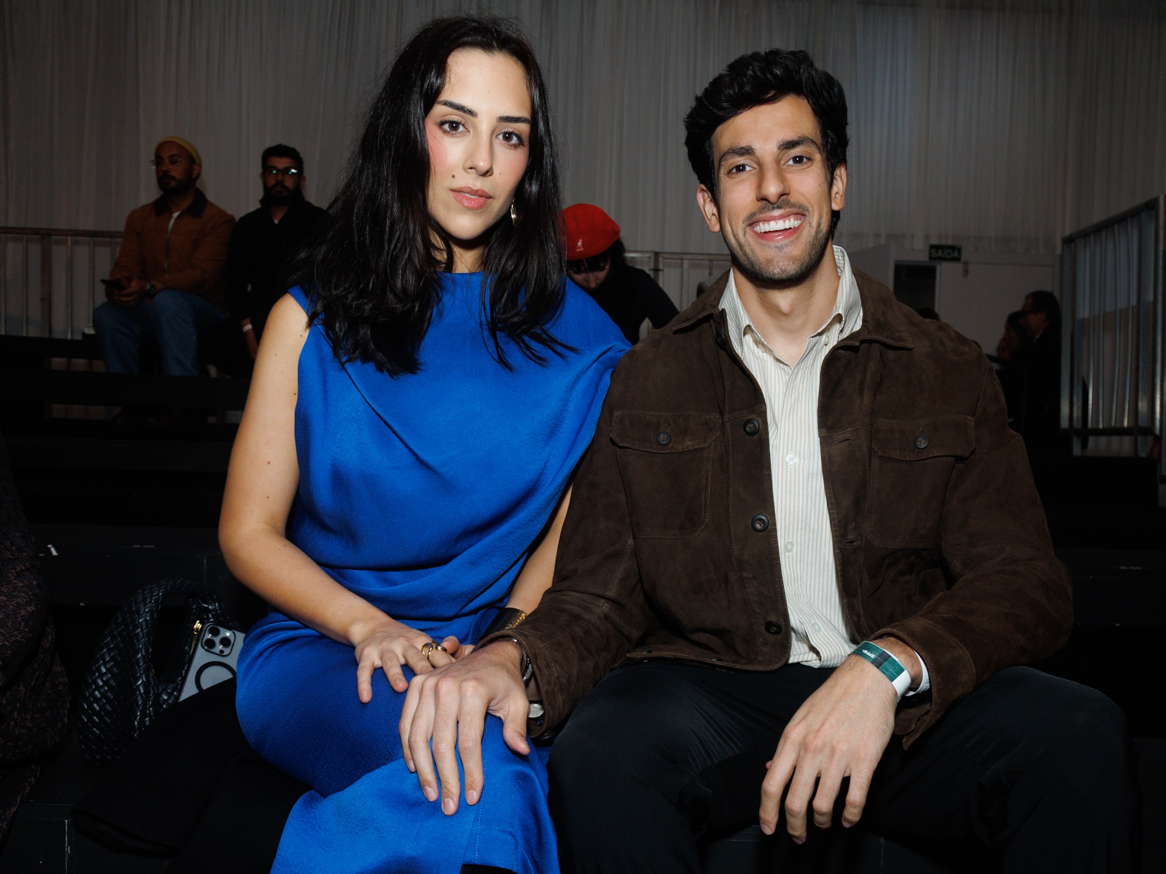 Em clima de lua de mel, Lara Silva e Julinho Casares prestigiam desfile ...
