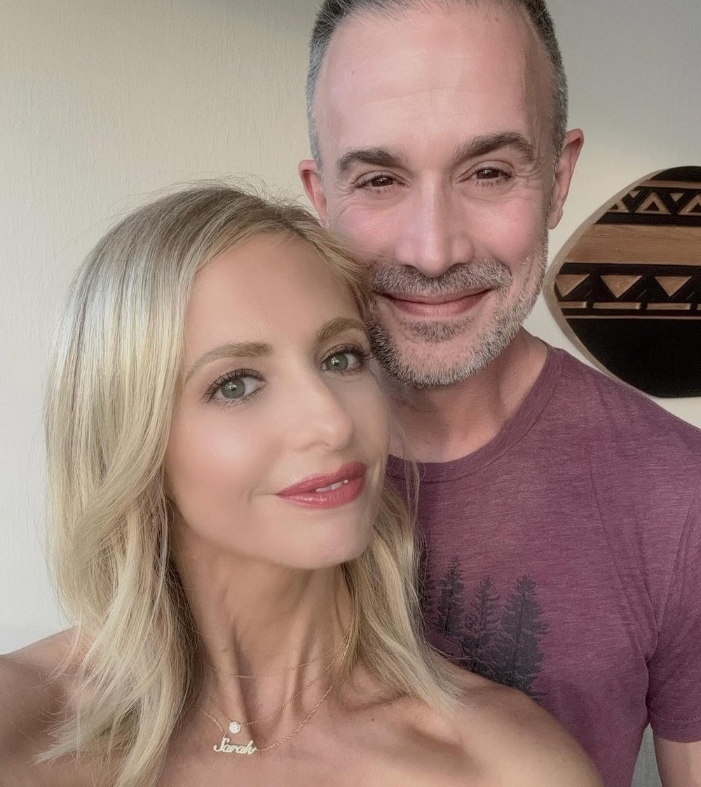 Sarah Michelle Gellar entrega 'segredo' de casamento de 23 anos com Freddie Prinze Jr.