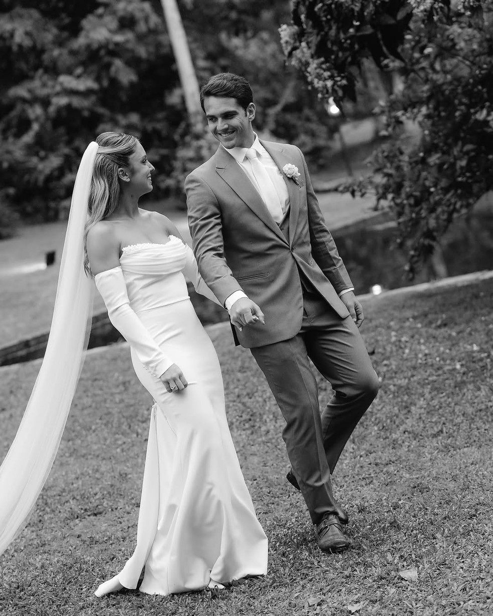 Atriz Bianca Palheiras se casa com triatleta e empreendedor Matheus Rios; veja fotos e vídeos