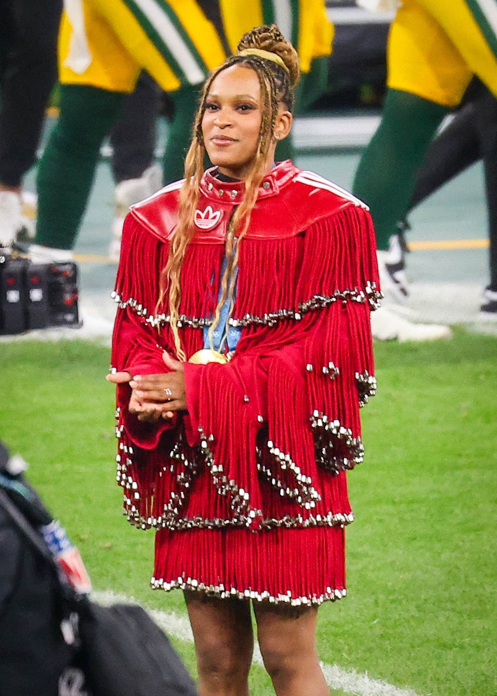 Rebecca Andrade escolhe look inusitado e ostenta medalhas em jogo da ...