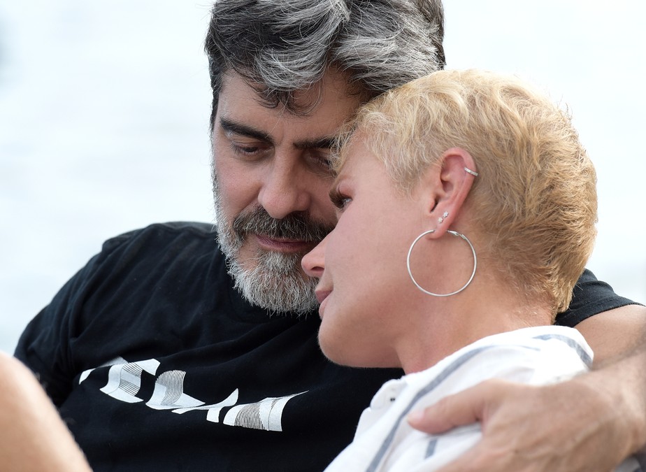 Xuxa celebra 10 anos de relacionamento com Junno: 'Dava em cima dele ...