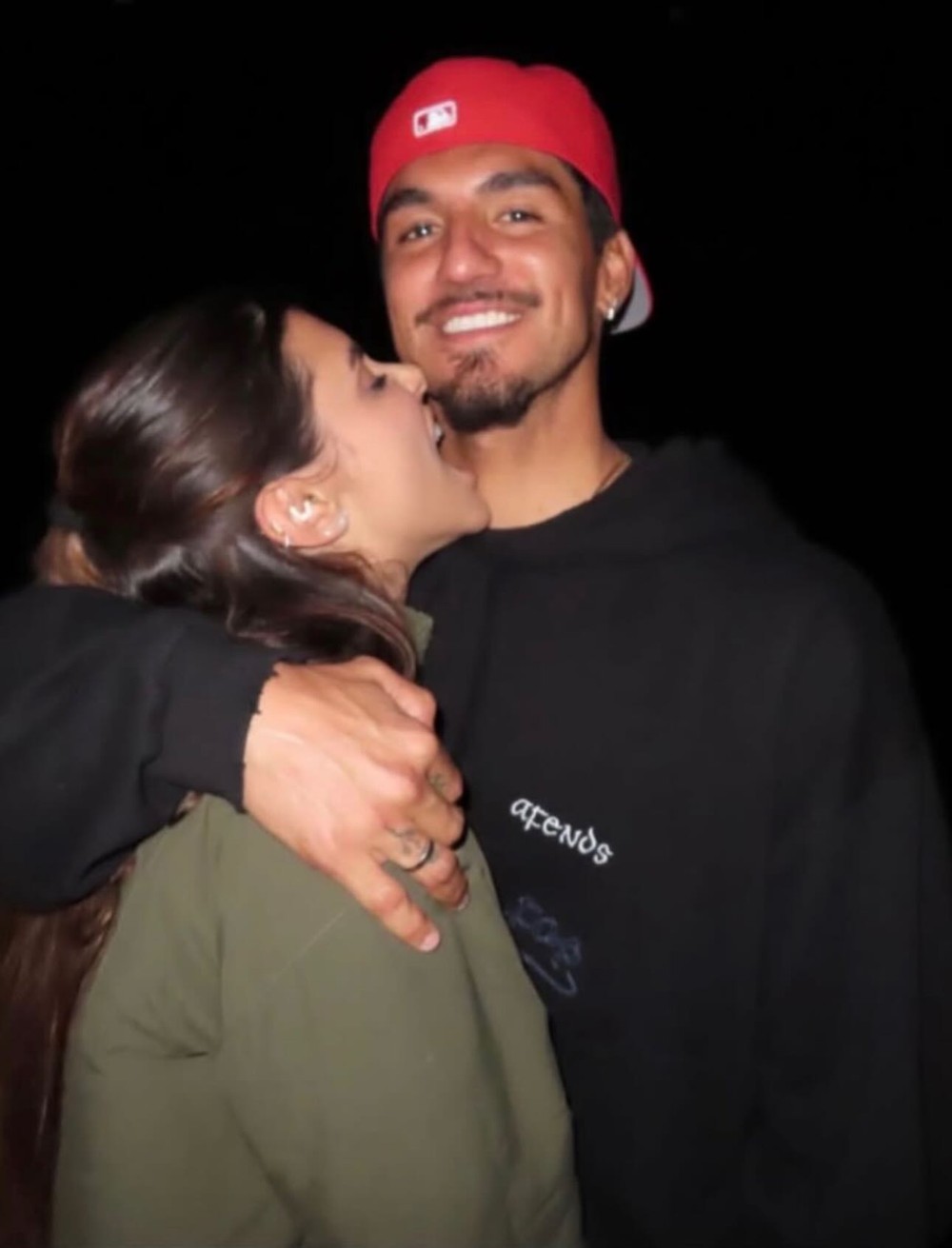 Gabriel Medina se declara para Isabella Arantes no Dia dos Namorados ...