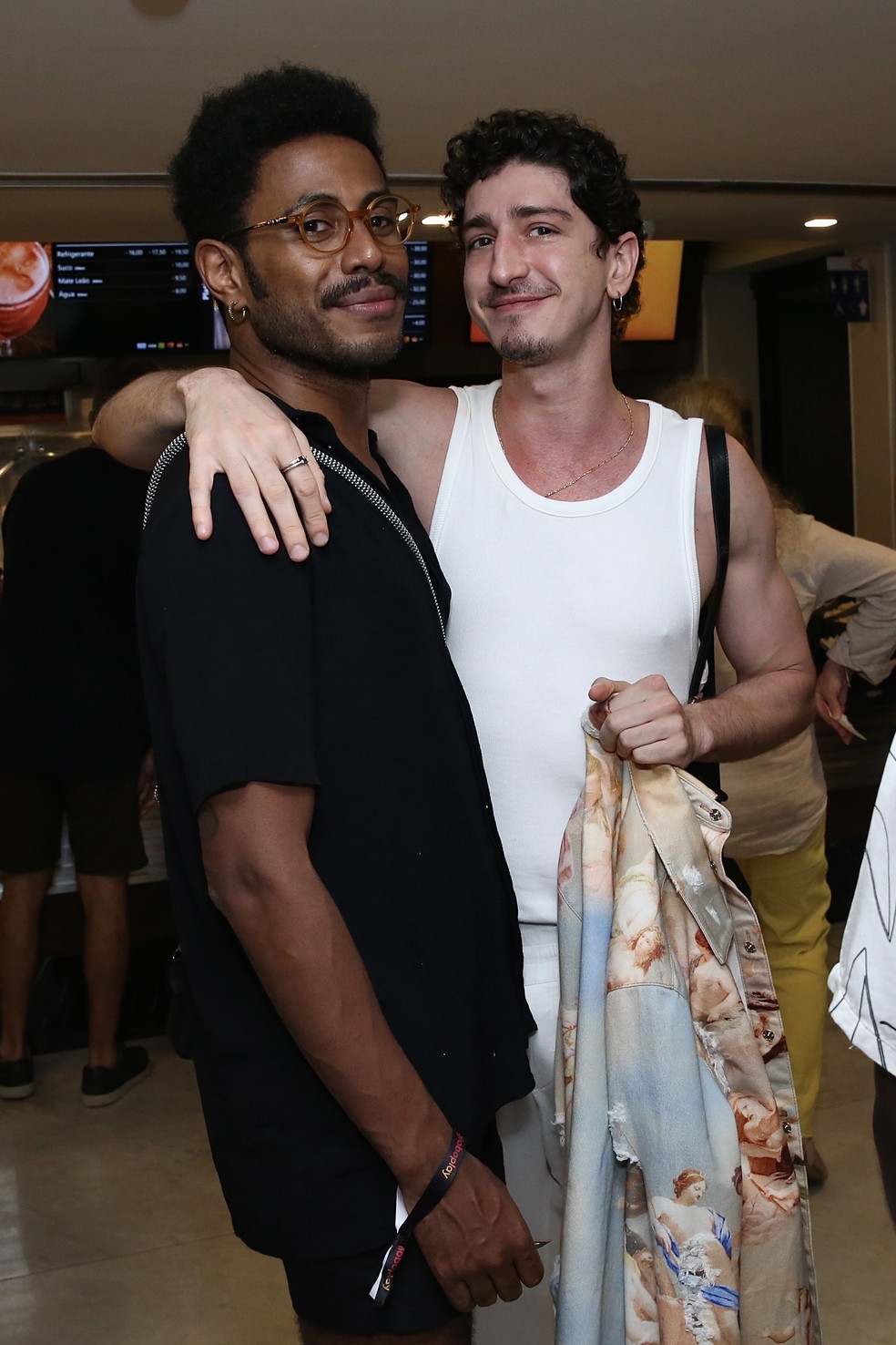 Sophie Charlotte, Daniel de Oliveira e mais famosos conferem filme de ...