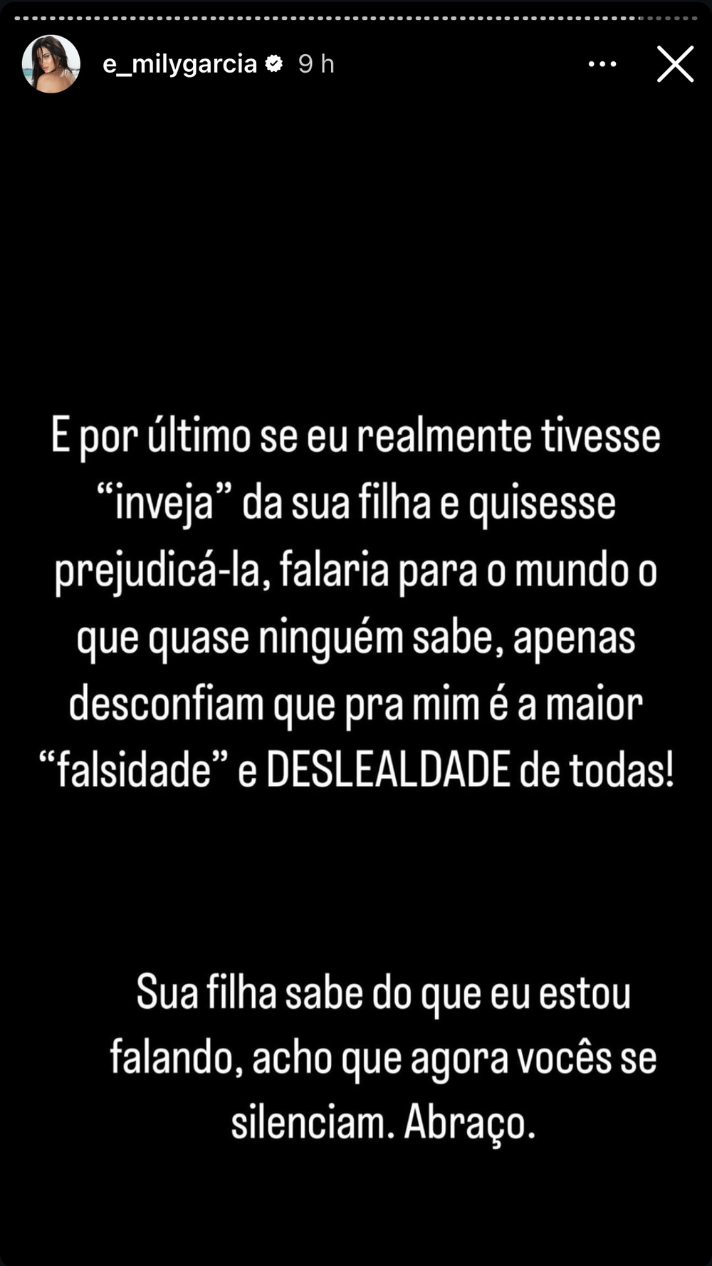 Após mãe de Virginia revelar suposta inveja de Emily, influencer rebate