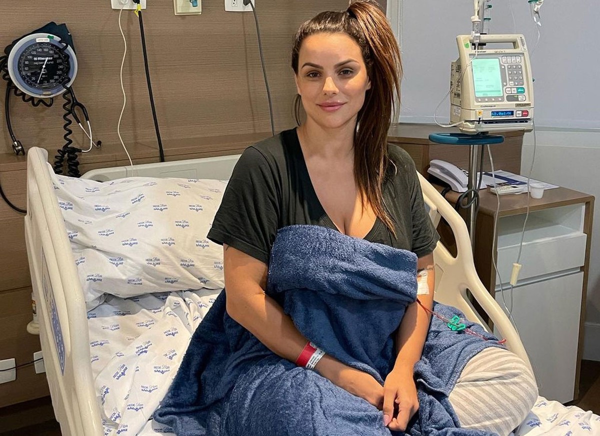 Ex-panicat Carol Dias é operada após ser diagnosticada com apendicite