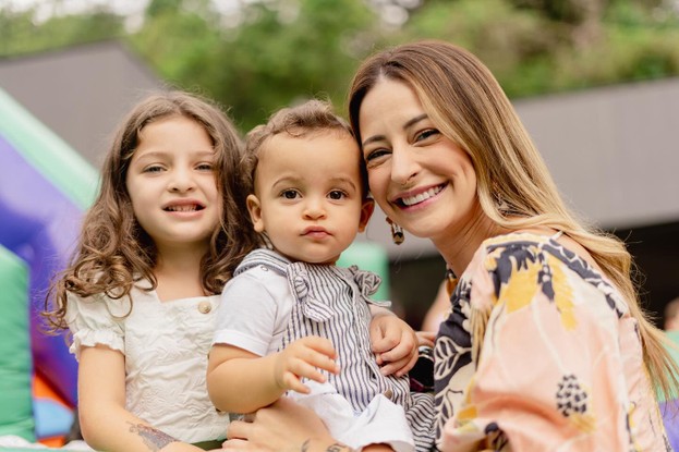 Saiba tudo sobre: Tamy Contro