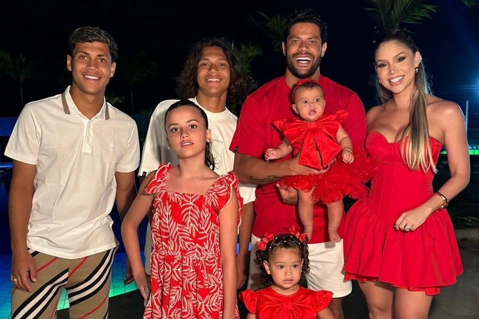 Hulk se pronuncia após filha de 3 anos ter choque anafilático ao comer ...