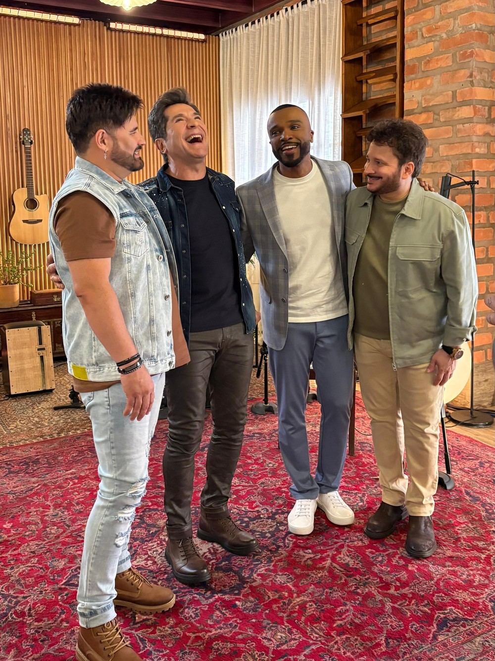 'Viver Sertanejo' relembra os primeiros passos da dupla Luiz Cláudio & Giuliano