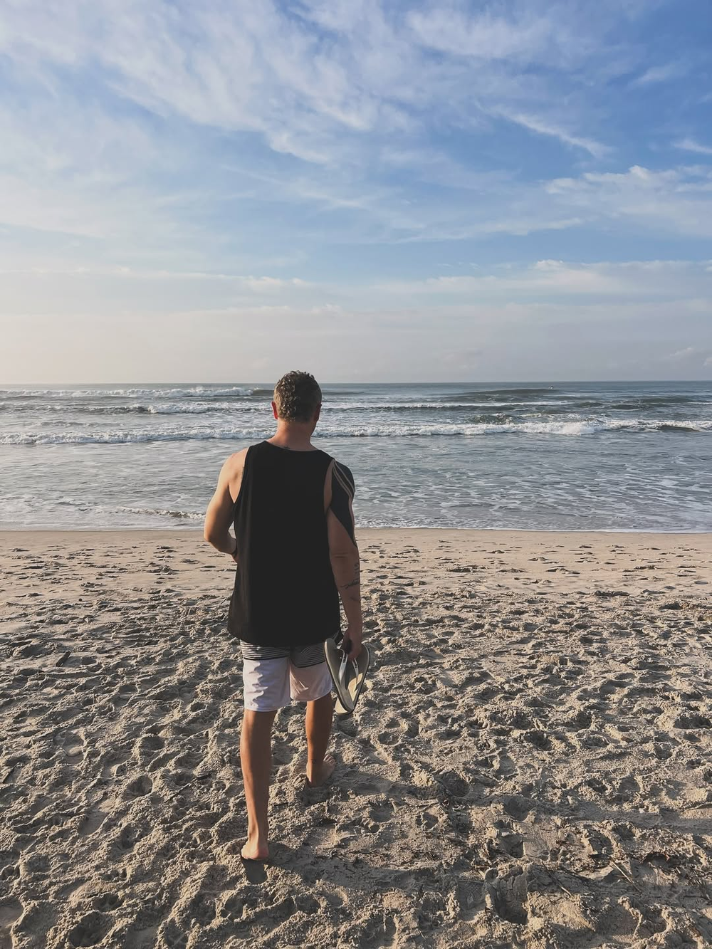Lucas Lima abre álbum de fotos e exibe momentos ao lado de Theo, seu ...