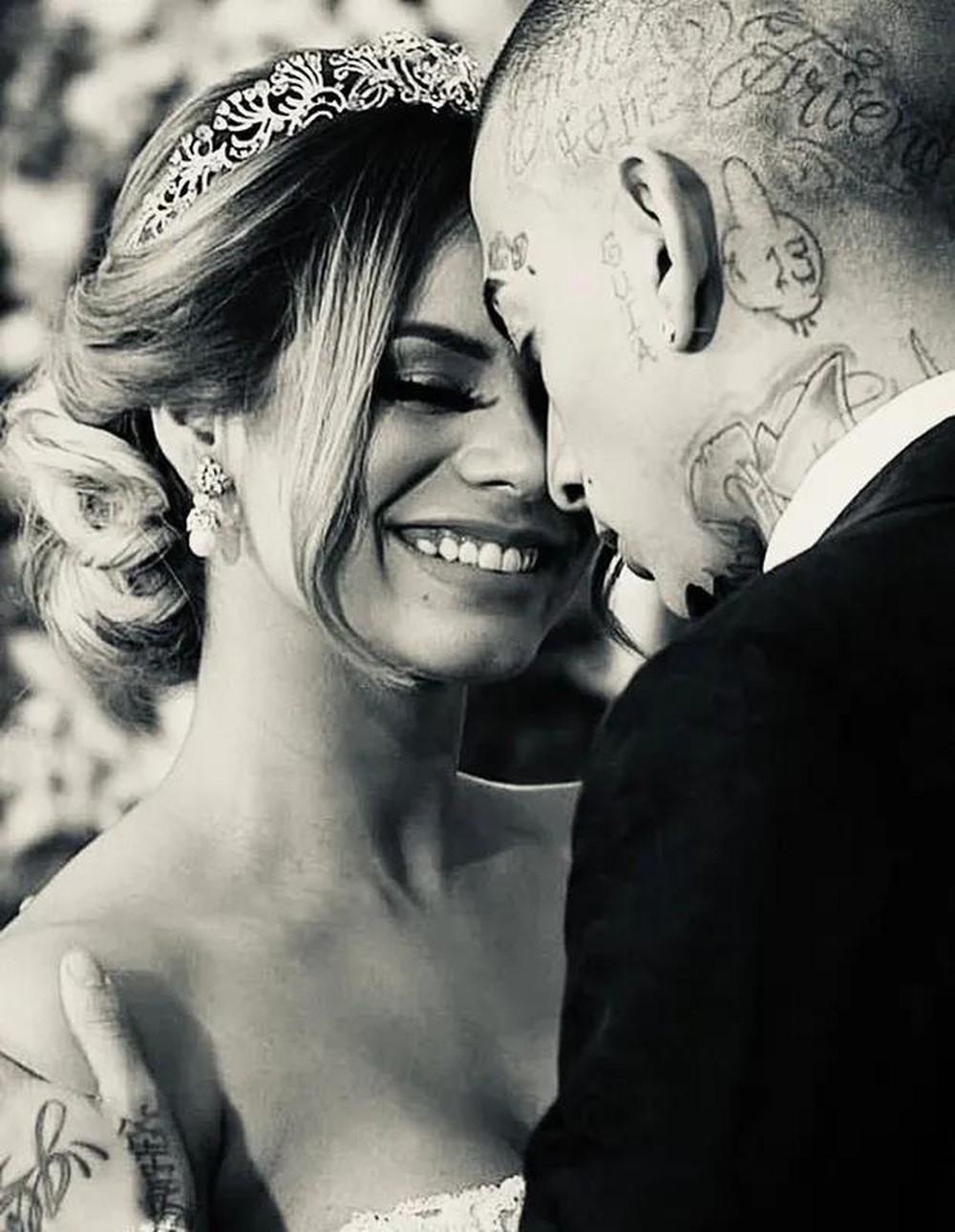 Lexa e MC Guimê anunciam fim do casamento e trocam declarações