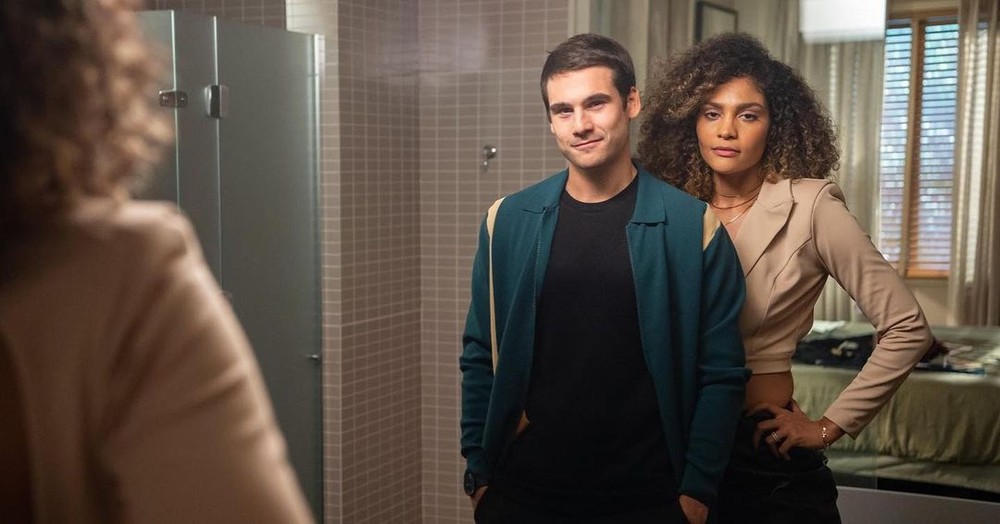 Nicolas Prattes comenta cenas quentes em 'Todas As Flores' e reação da ...