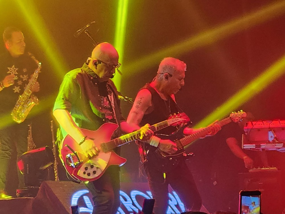 Roupa Nova celebra 40 anos em show com muitos hits e nostalgia