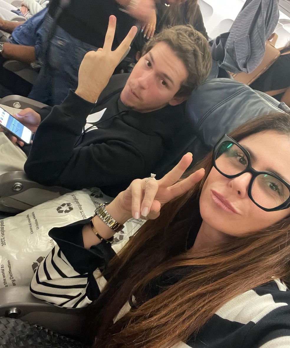 Giovanna Antonelli posa em voo com primogênito, que ganha elogios