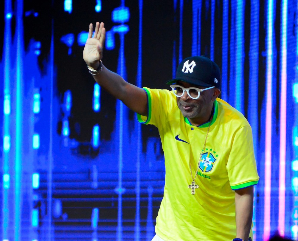 Spike Lee é ovacionado por fãs após palestra na Rio Innovation Week