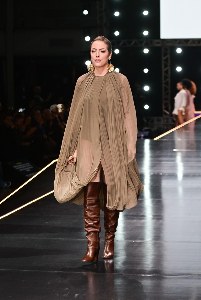 Fernanda Lima, Isabeli Fontana, Fabiana Justus e Ana Hickmann brilham ...