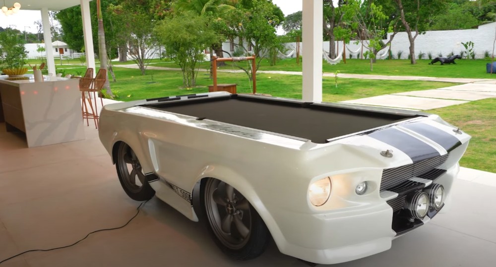 Nicole Bahls abre mansão com 22 banheiros, salão de beleza e capela ...