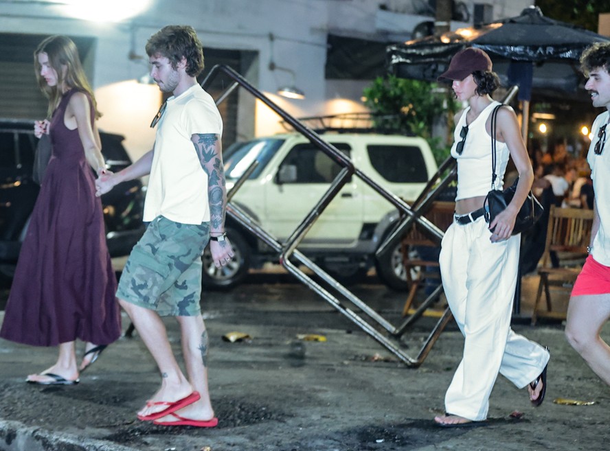 Bruna Marquezine, Sasha e João Lucas passeiam na companhia de pastor