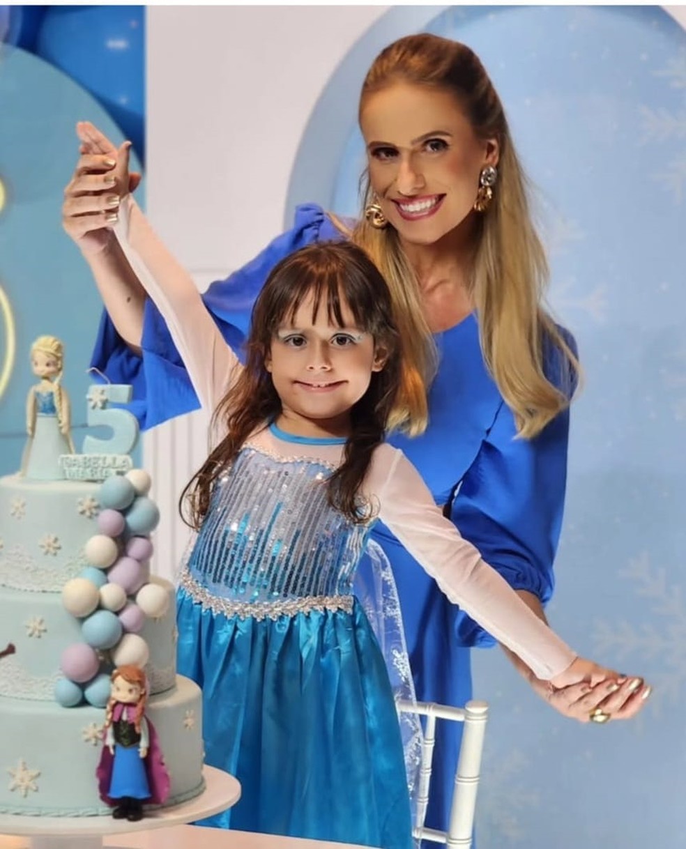 Filha de Pampa, de 6 anos, segue internada após cirurgia para tratar ...