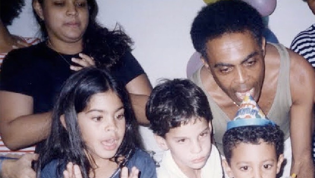 Preta Gil mostra cliques inéditos da família em homenagem ao irmão