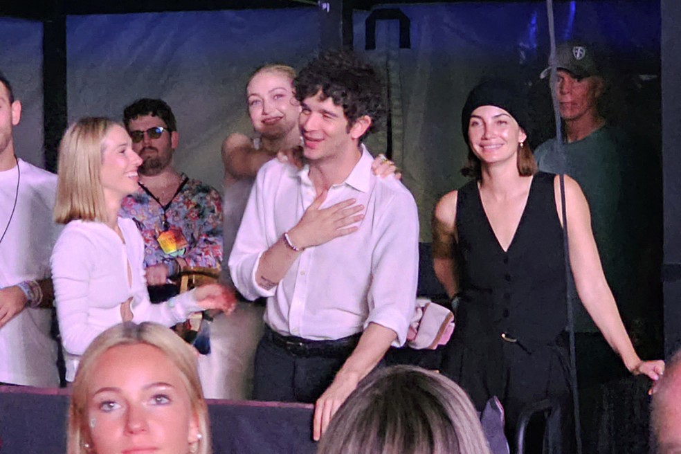 Polêmico e nepo baby: Quem é Matty Healy, novo affair de Taylor Swift