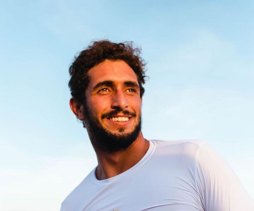 Conheça Lucas Chumbo, surfista empenhado em resgate de vítimas no RS, e ...