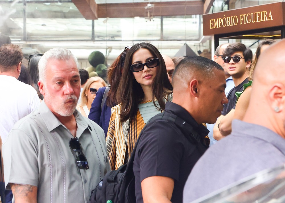 Ana de Armas, no Brasil para a CCXP, almoça em São Paulo cercada de ...