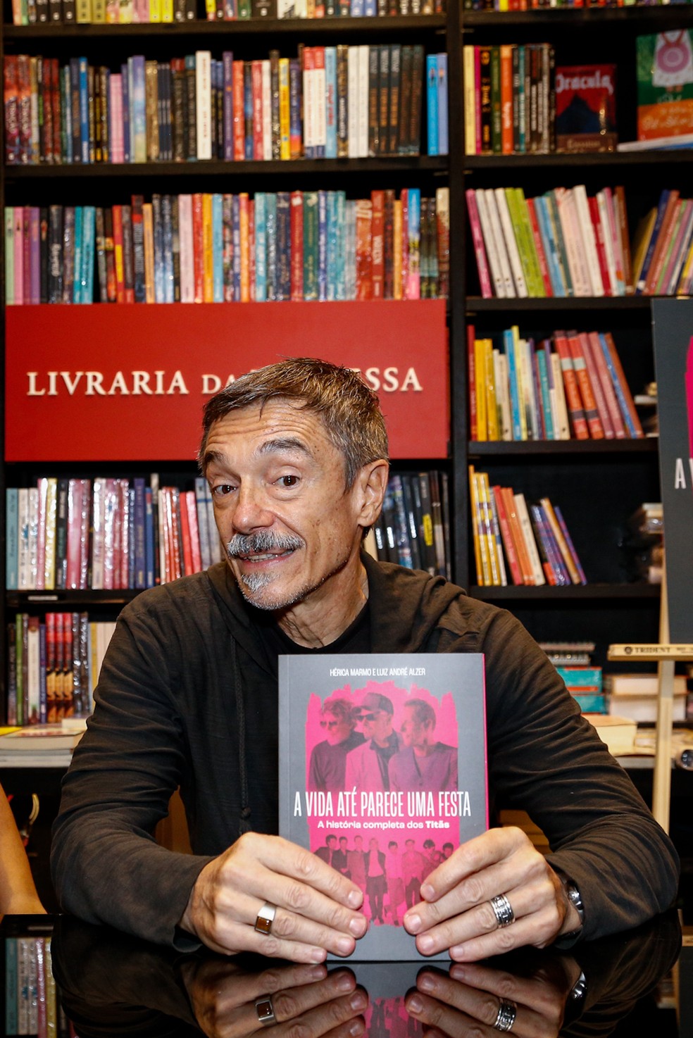 Malu Mader, Tony Bellotto e Charles Gavin vão a lançamento de livro ...