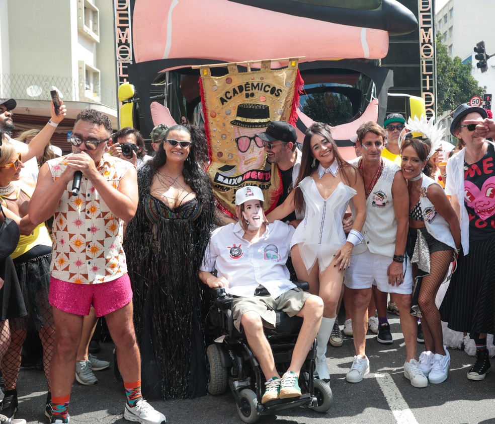 Marcelo Rubens Paiva é agredido por folião em bloquinho no Centro de SP