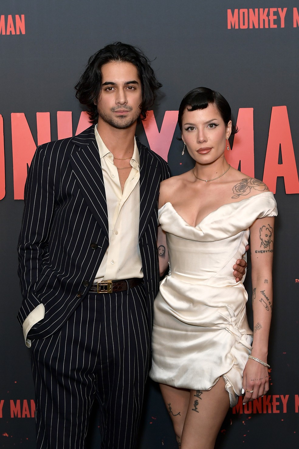 Halsey anuncia noivado com Avan Jogia
