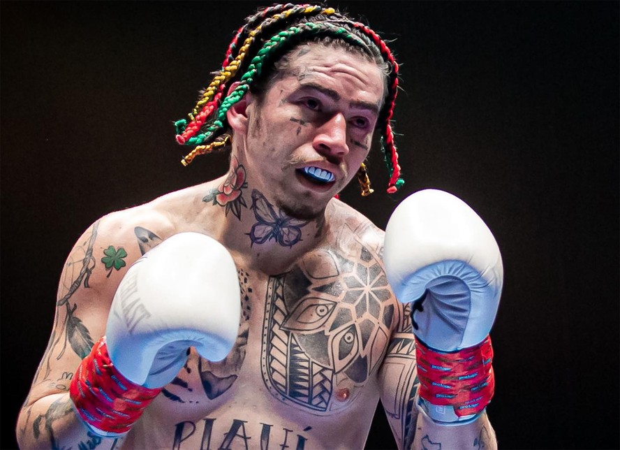 Após perder luta, Whindersson Nunes desabafa: 'Prometo melhorar'