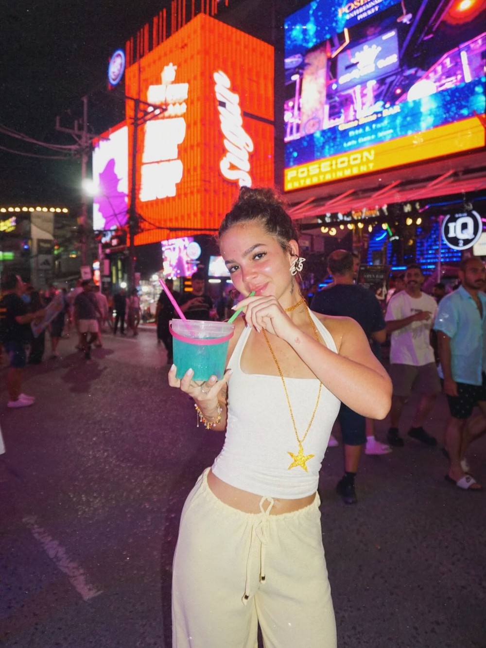 Mel Maia mostra cliques de biquíni em viagem à Tailândia com o namorado