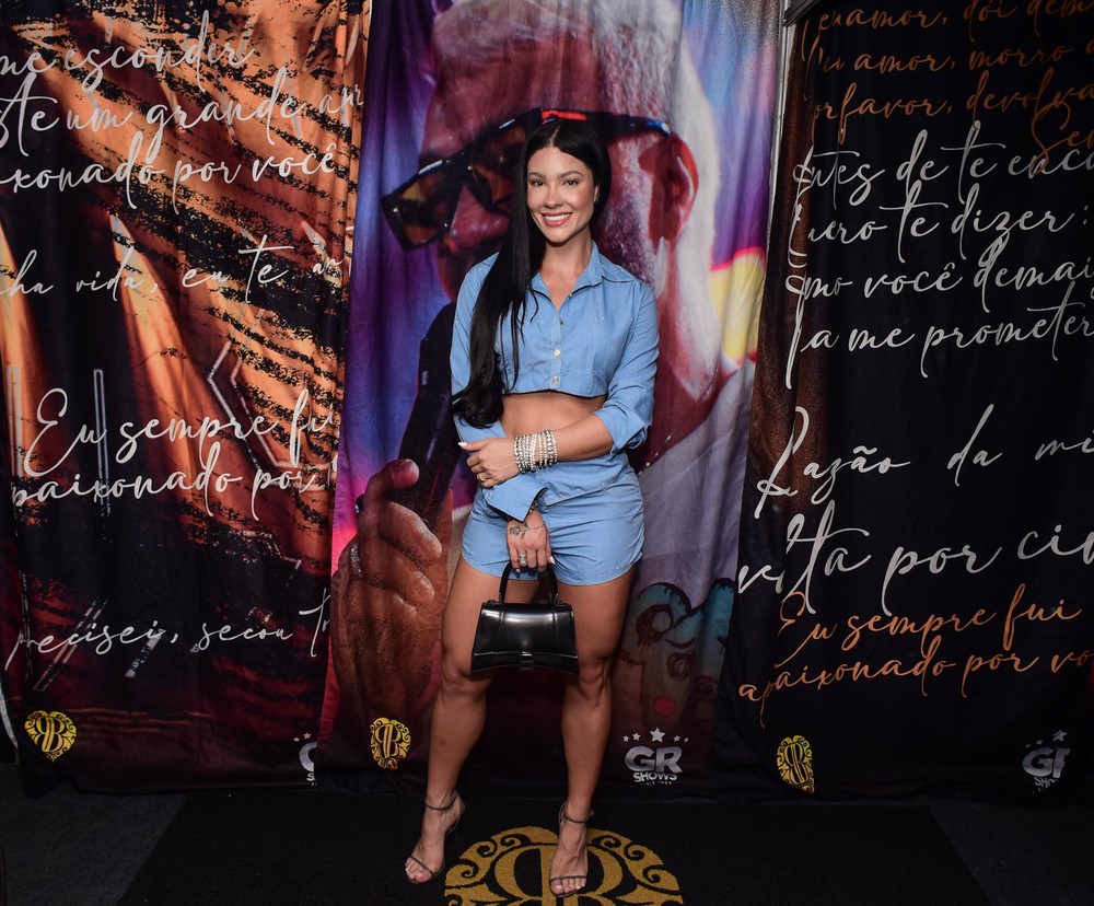 Rayane Figliuzzi prestigia show de Belo no Rio de Janeiro