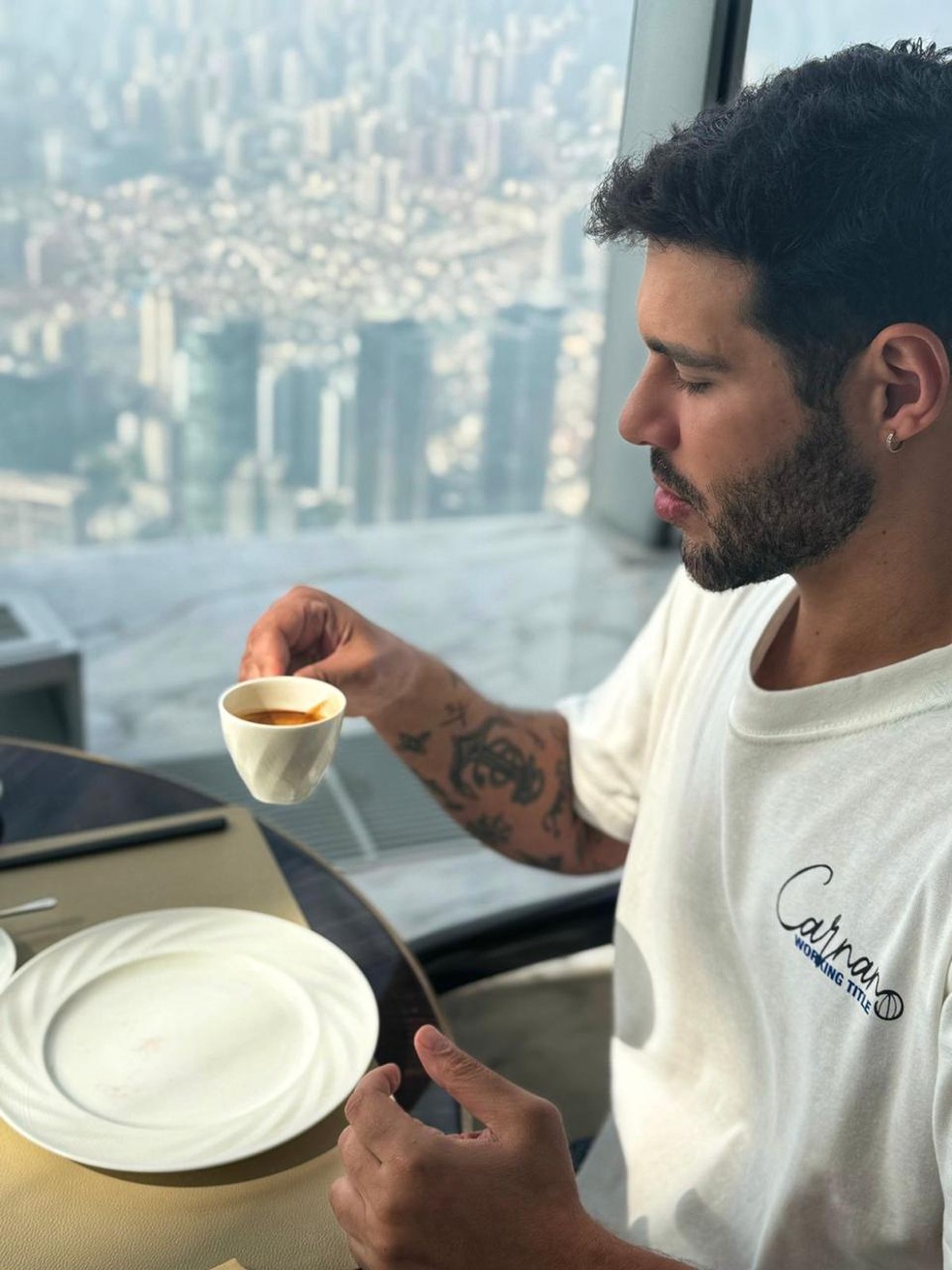 Rodrigo Mussi viaja para a China e revela prato da cultura local que ...