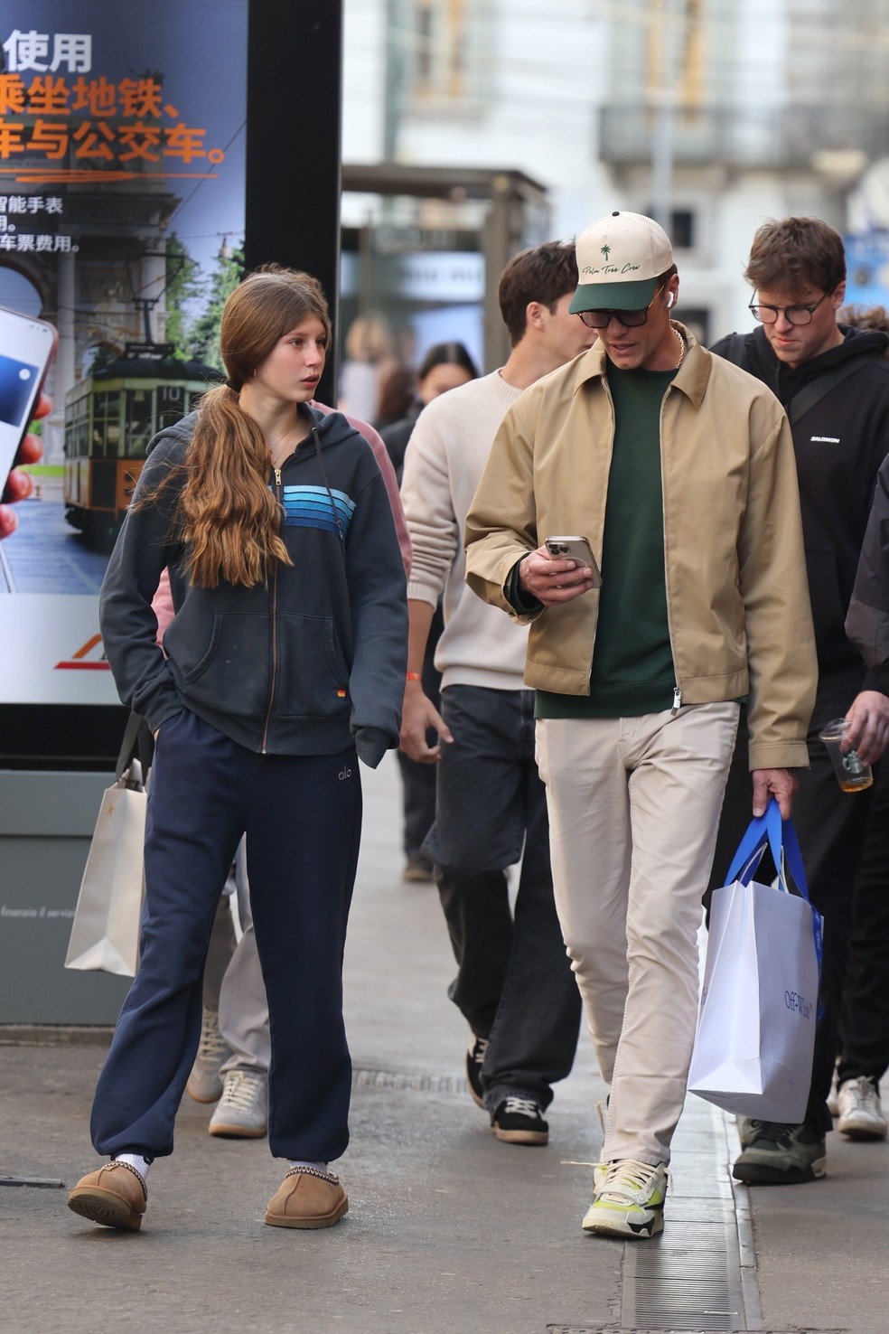 Tom Brady curte dia de compras com Benjamin e Vivian, seus filhos com ...