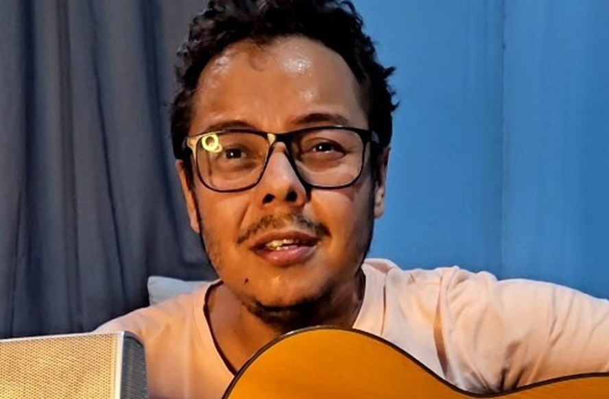 Cantor Elias Moreira, ex-'The Voice Brasil', morre aos 39 anos